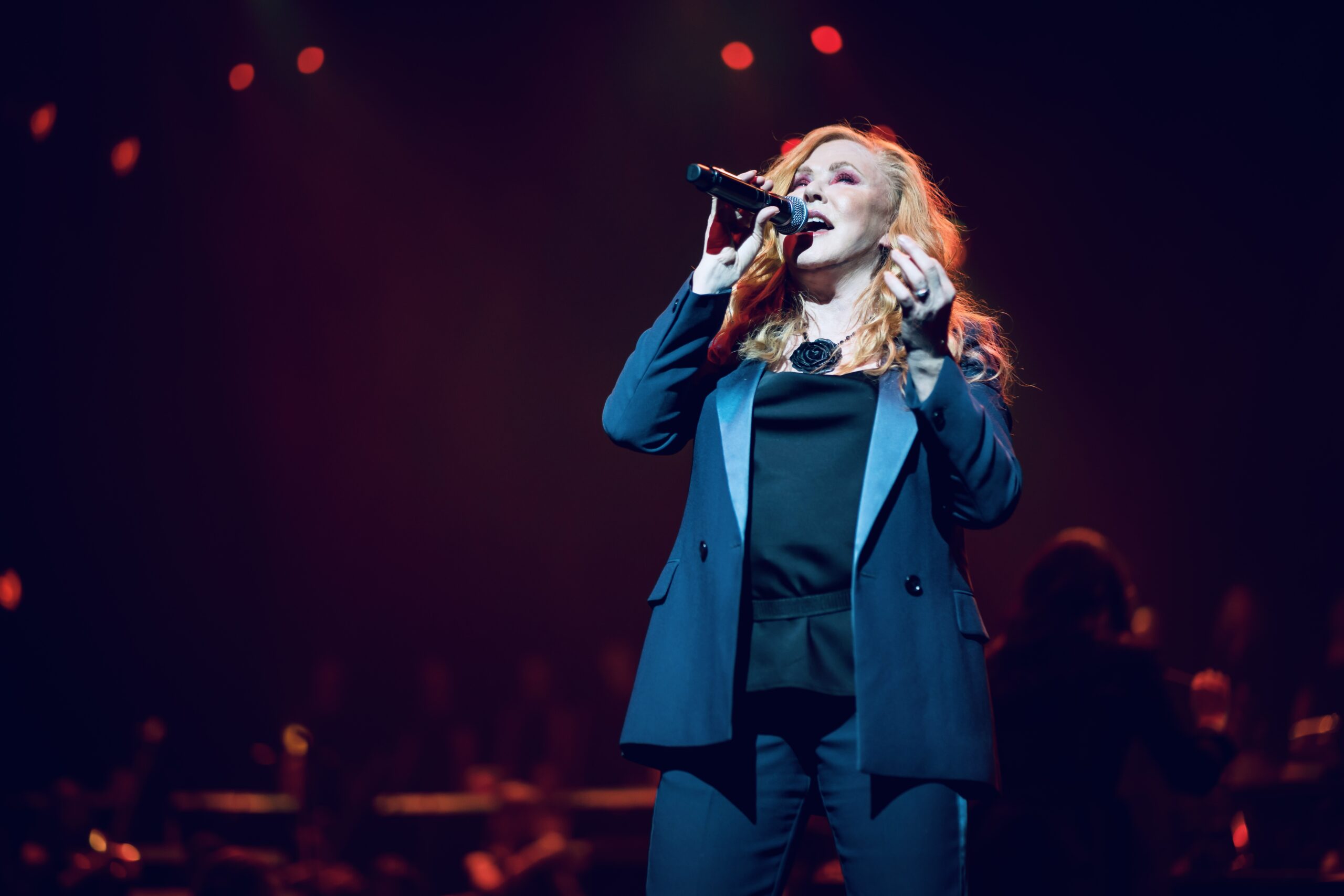 Patient story: T'Pau's Carol Decker - Oxford Colon Cancer Trust